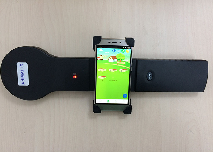 Handheld Ear Tag Reader With Mobile Phone APP , Rfid Chip Reader CE Listed